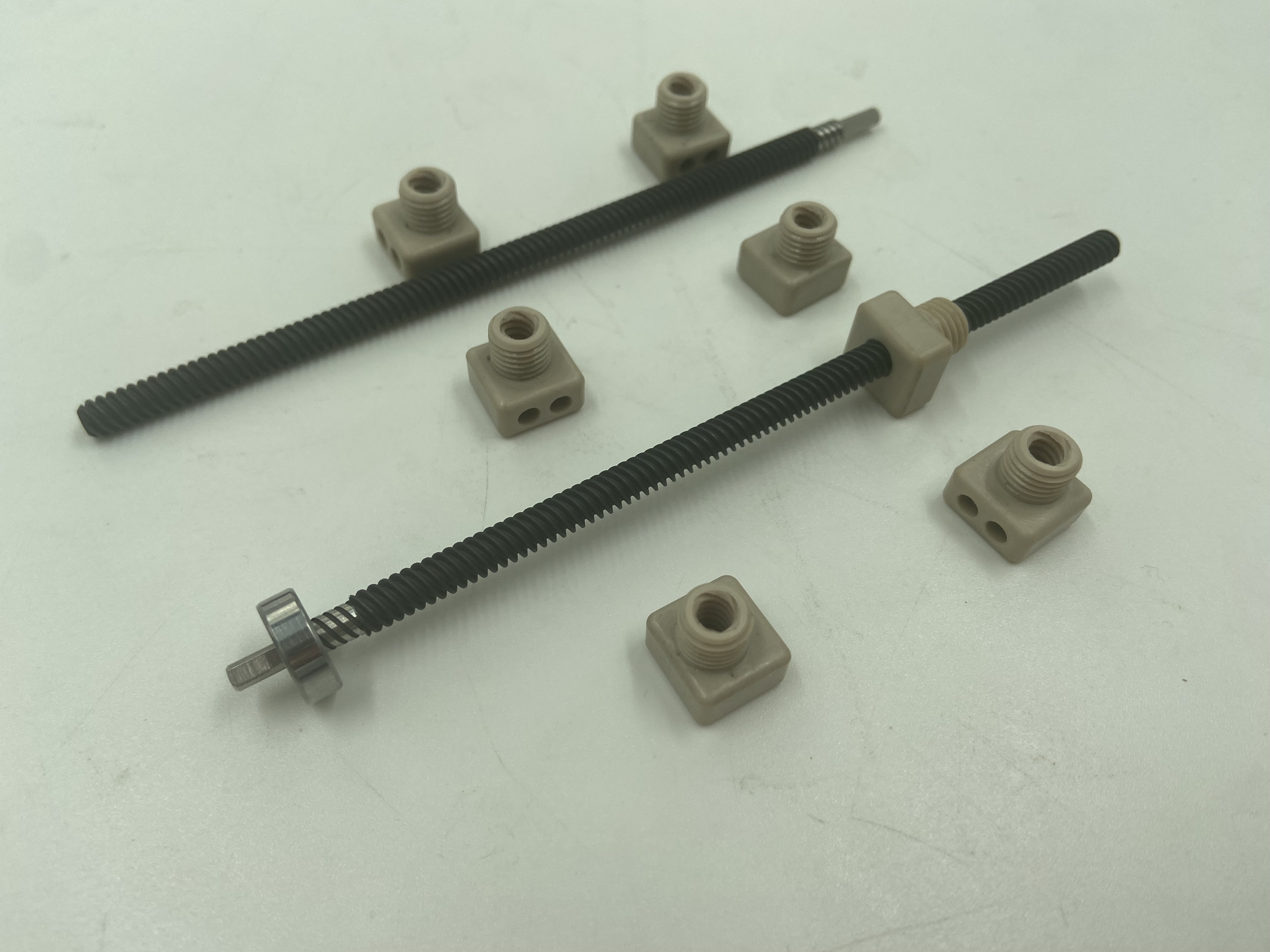 What Are Advantages of Lead Screw with Molybdenum Disulfide Coating? - ALM